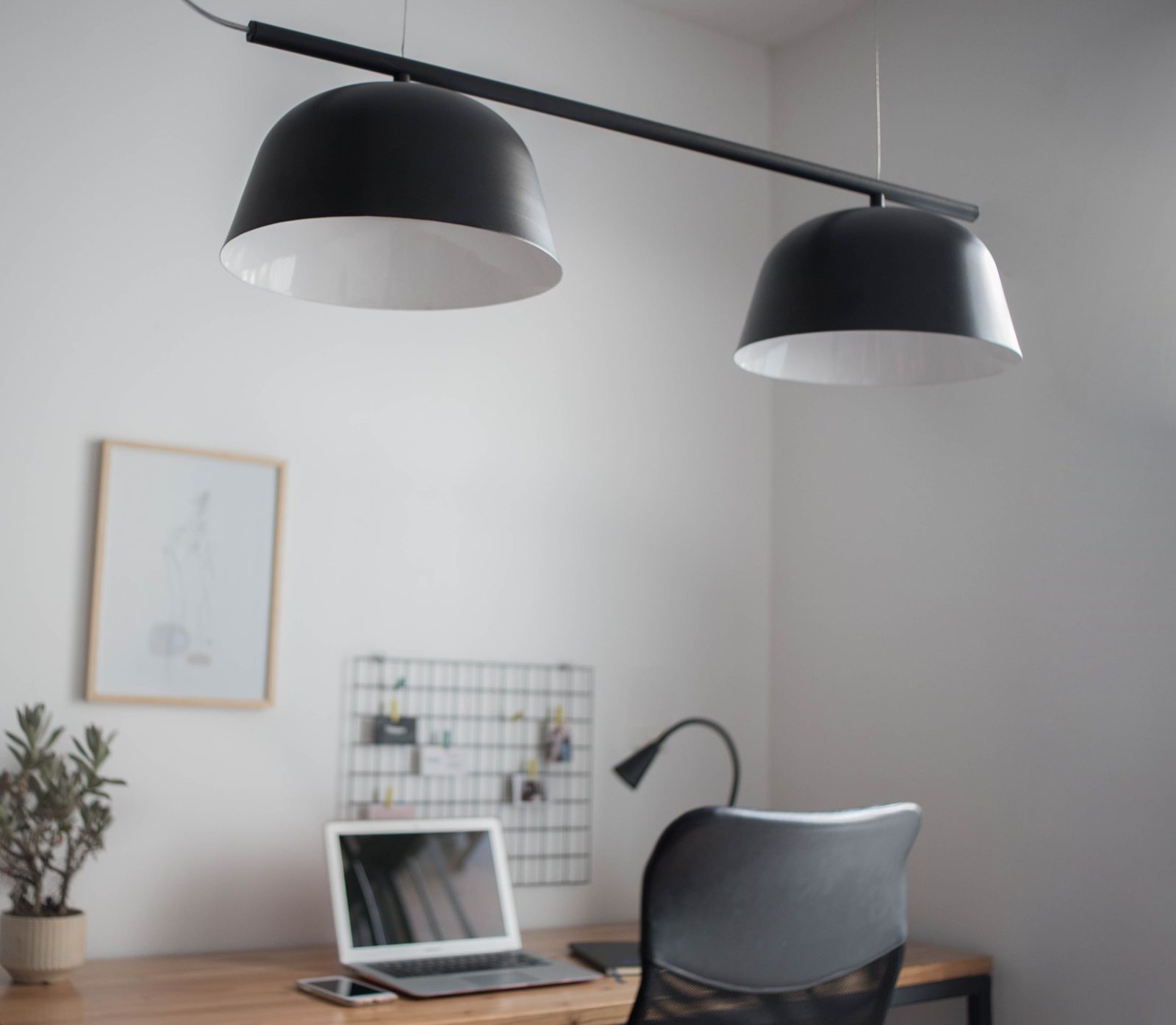 Luminaria led Frank/2 ideal para colocar en un ambiente con una boca de ...