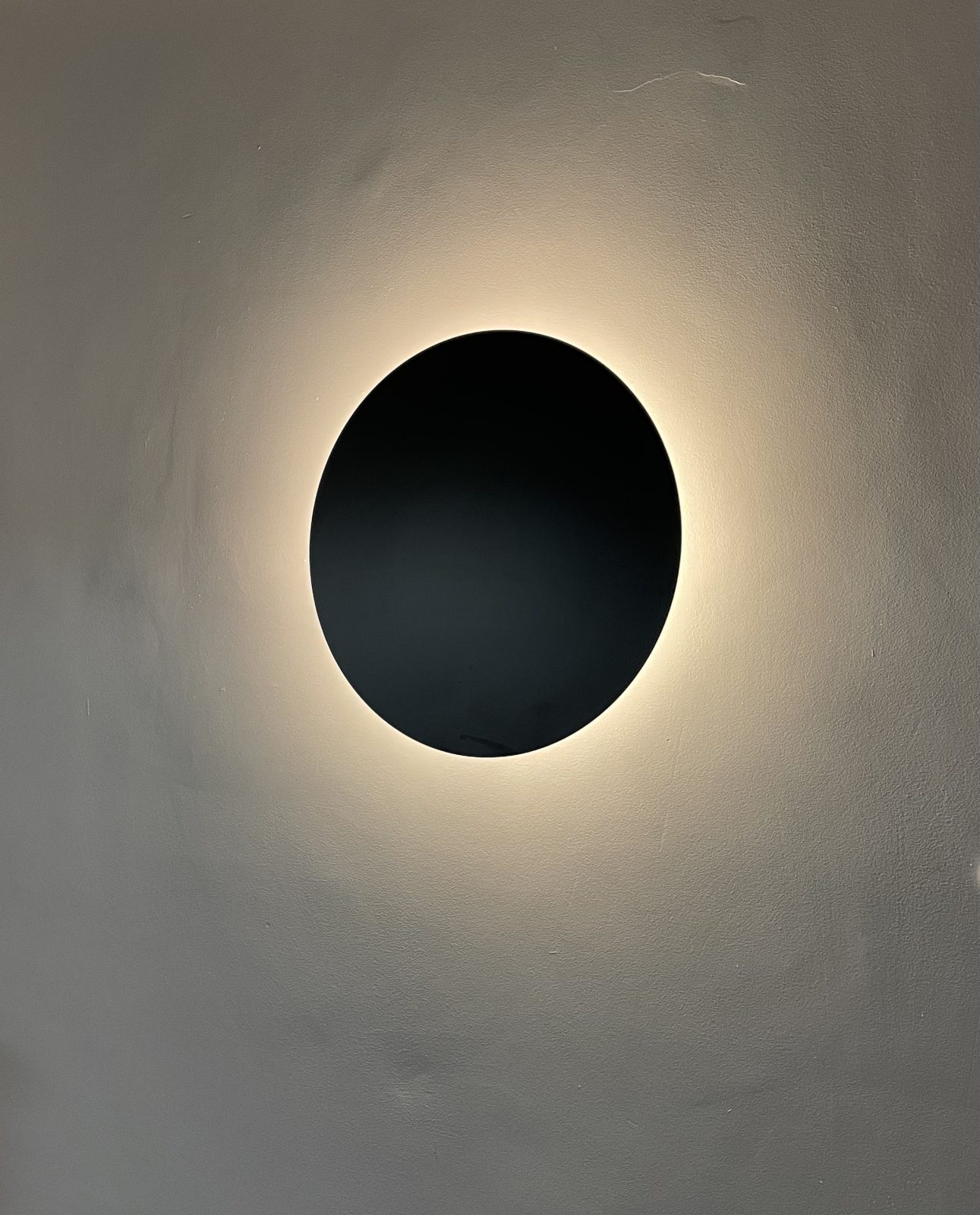 Luminaria led de pared Eclipse disponible en varios colores y tamaños ...
